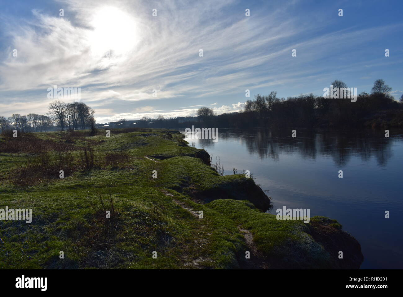 Flusslandschaft flusslandschaften -Fotos und -Bildmaterial in hoher ...