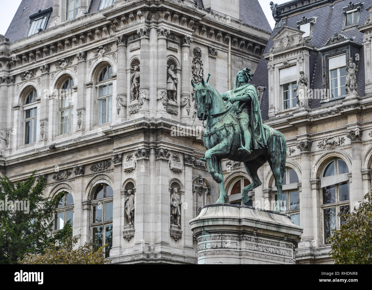 Ein antiker Held Denkmal in Paris, Frankreich. Paris wurde als dritte ...