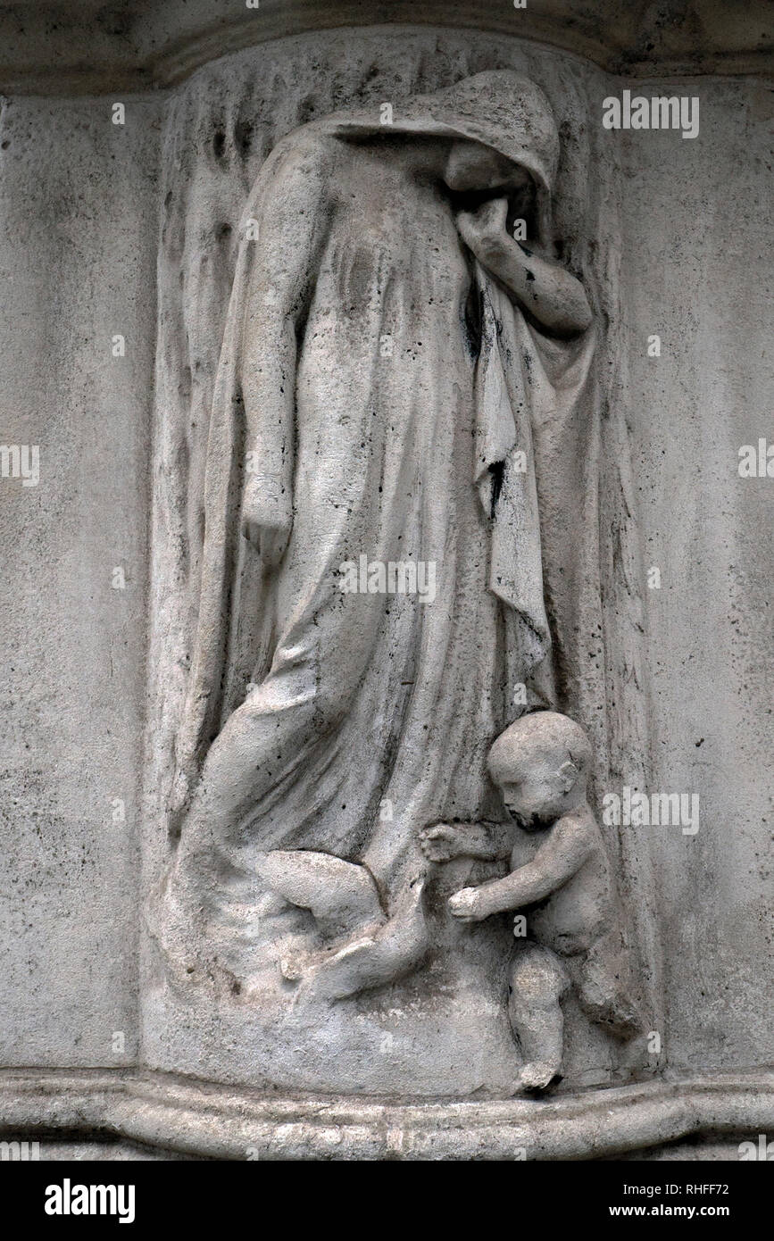 Virgin mary and jesus statue -Fotos und -Bildmaterial in hoher ...