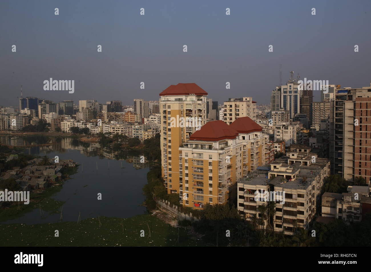 Korail slum in dhaka -Fotos und -Bildmaterial in hoher Auflösung ...