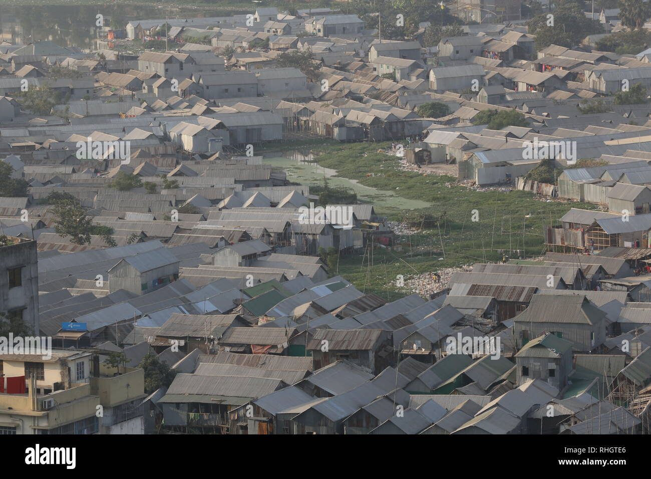 Luftaufnahme der Korail Slum in Dhaka, Bangladesh, 31. Januar 2019 ...