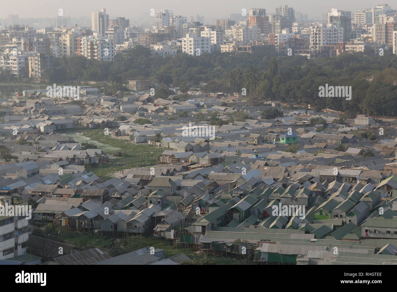 Korail slum in dhaka -Fotos und -Bildmaterial in hoher Auflösung – Alamy