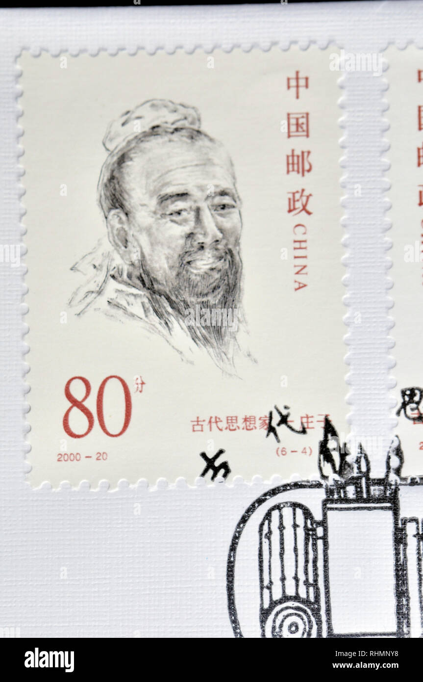 CHINA - UM 2000: Eine in China gedruckte Briefmarke zeigt 2000-20 große Denker Chinas Zhuang Zi ...