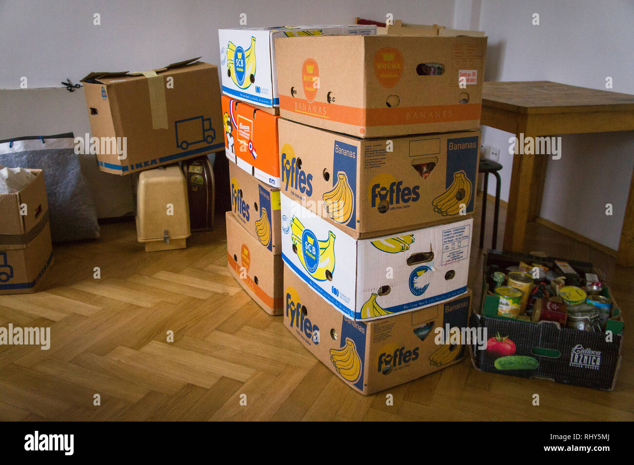 Packing banana -Fotos und -Bildmaterial in hoher Auflösung – Alamy