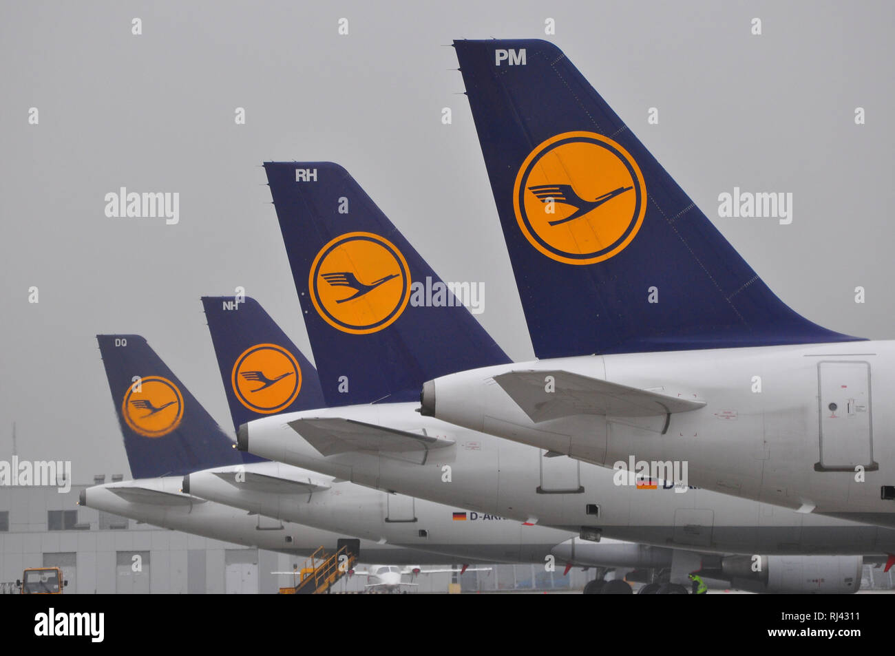 Flugzeug heck -Fotos und -Bildmaterial in hoher Auflösung – Alamy