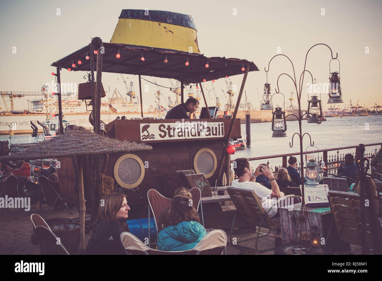 Strandpauli hamburg -Fotos und -Bildmaterial in hoher Auflösung – Alamy