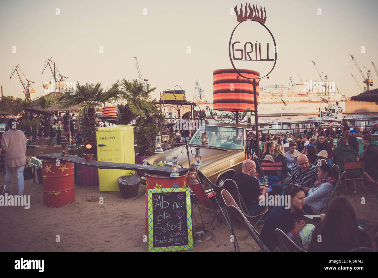 Der StrandPauli Beach Club in Hamburg, Deutschland Stockfotografie - Alamy
