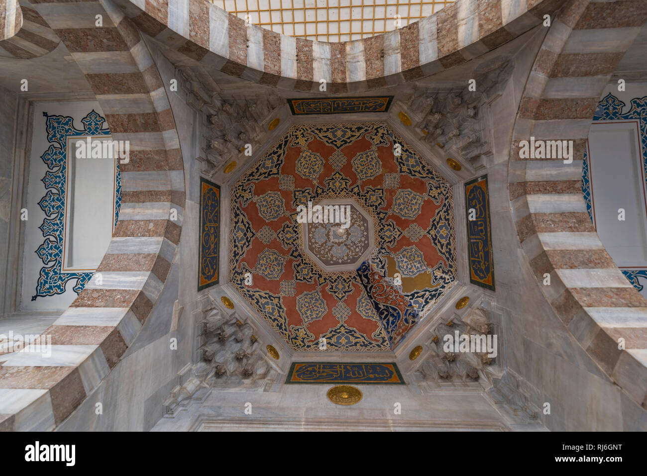 Tile mosaic inside hagia sofia -Fotos und -Bildmaterial in hoher Auflösung – Alamy