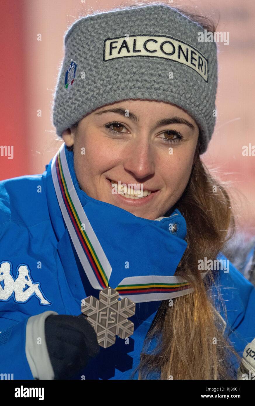 Sind, Schweden. 05 Feb, 2019. Ski Alpin: Super-G, Damen: Sofia Goggia ...