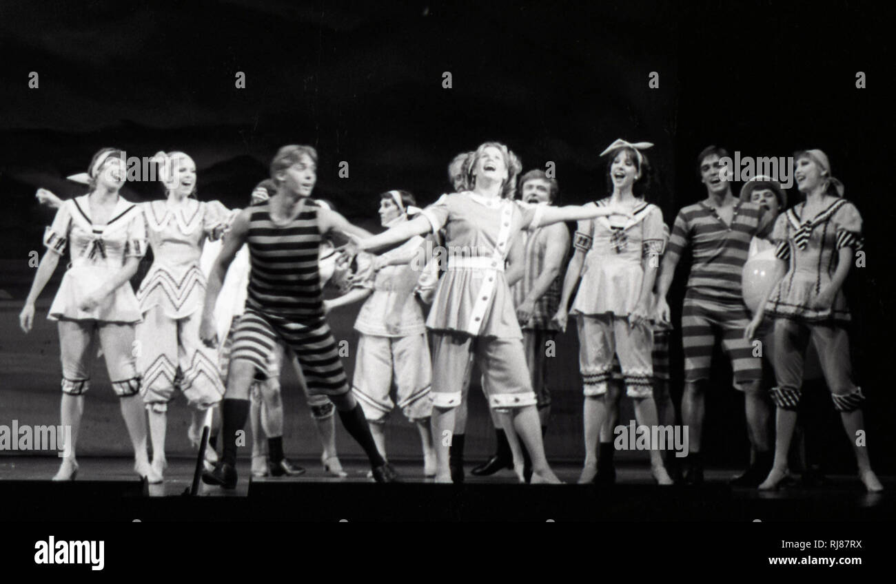 Candice earley -Fotos und -Bildmaterial in hoher Auflösung – Alamy