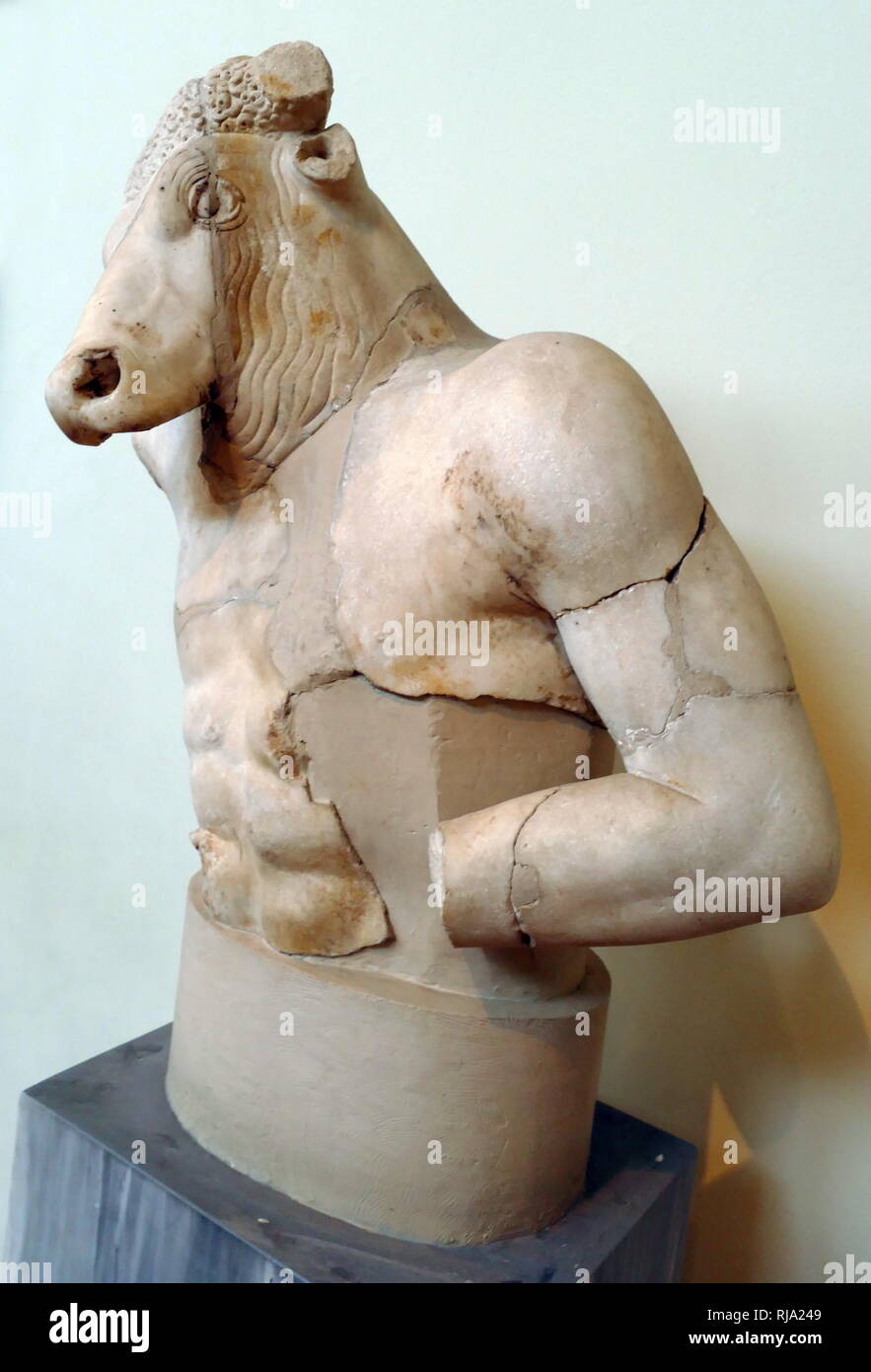 Theseus und der minotaurus statue -Fotos und -Bildmaterial in hoher ...