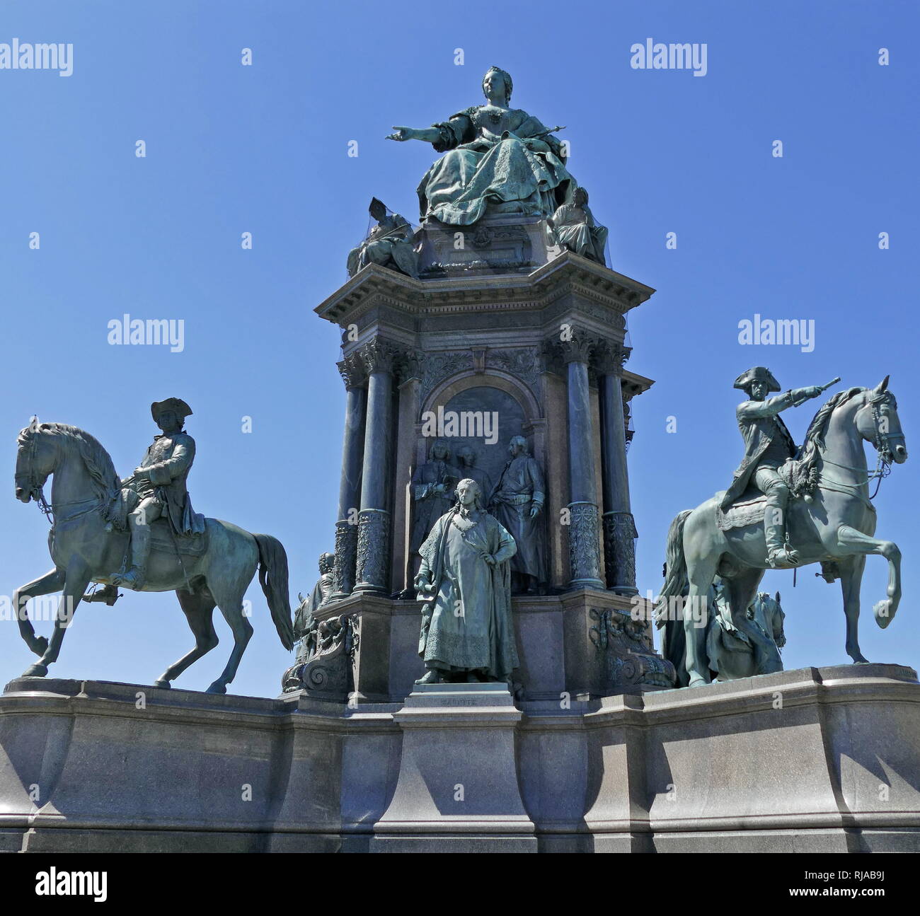 Maria theresa denkmal in wien -Fotos und -Bildmaterial in hoher ...