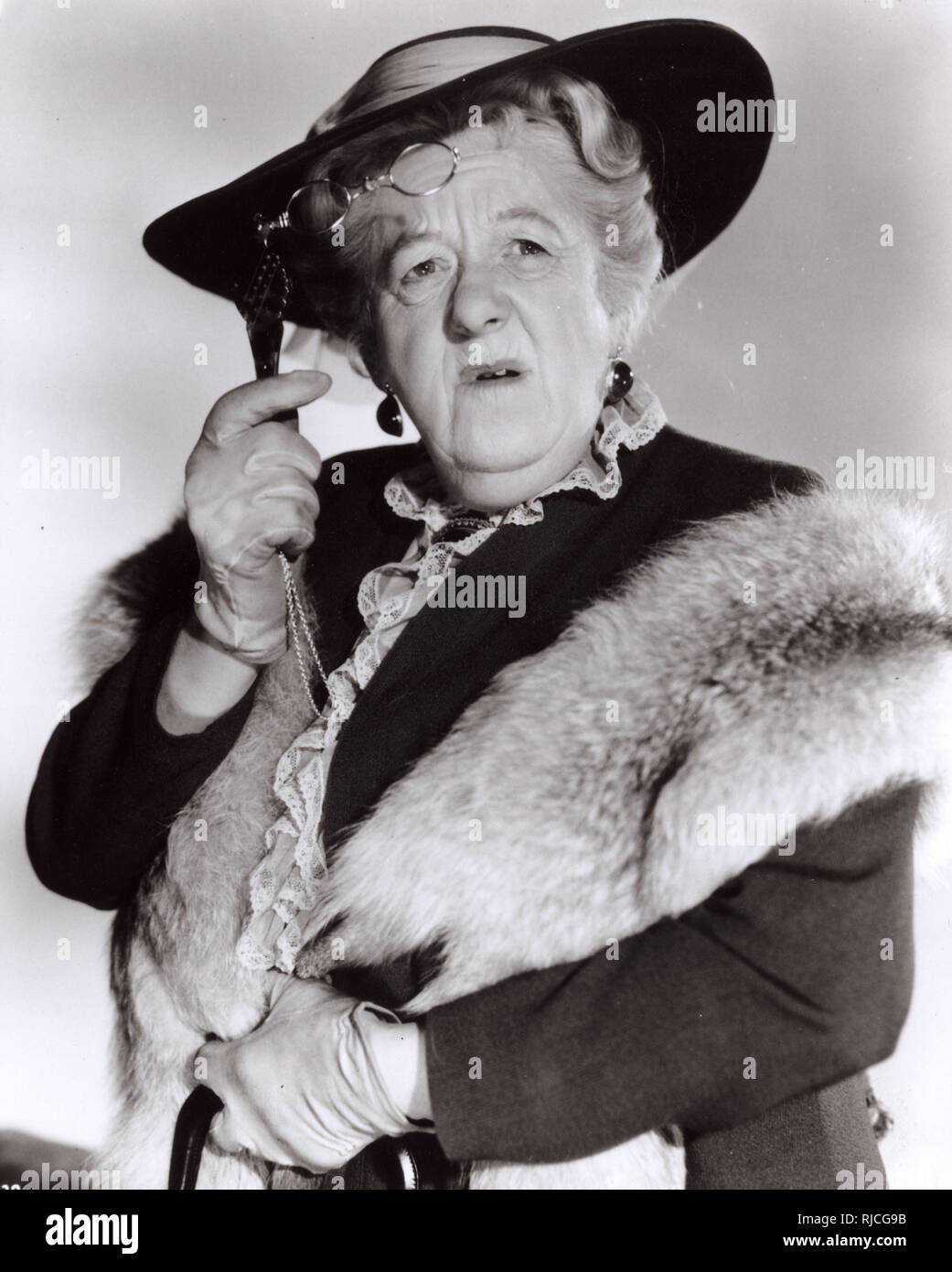Dame margaret rutherford -Fotos und -Bildmaterial in hoher Auflösung ...