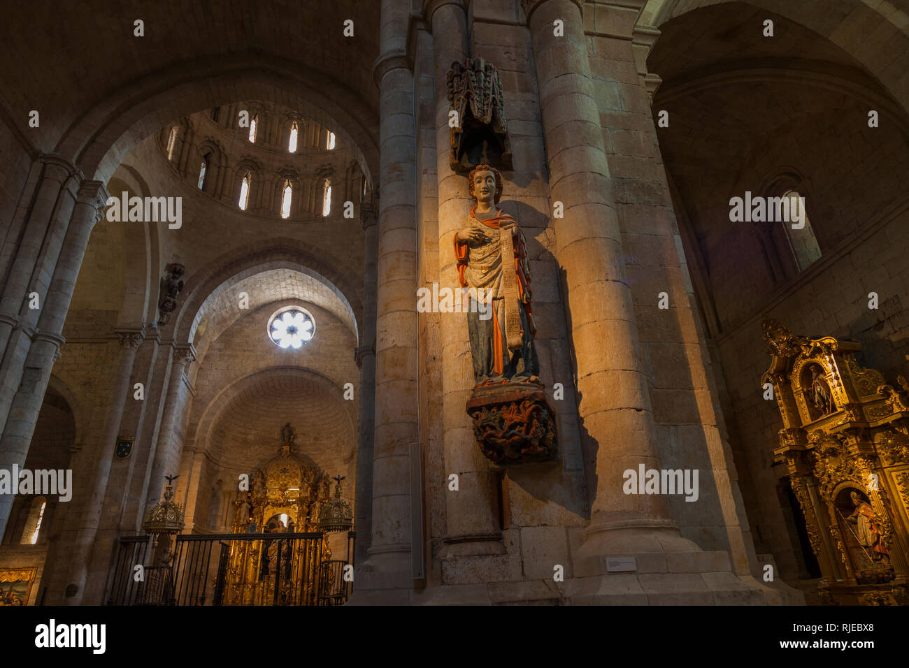 Die Kirche der Romanik von Colegiata de Santa Maria, Toro, Provinz ...