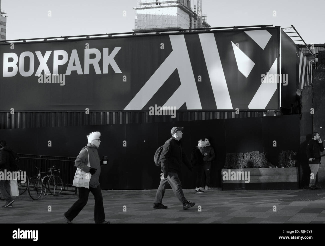 Croydon box park -Fotos und -Bildmaterial in hoher Auflösung – Alamy