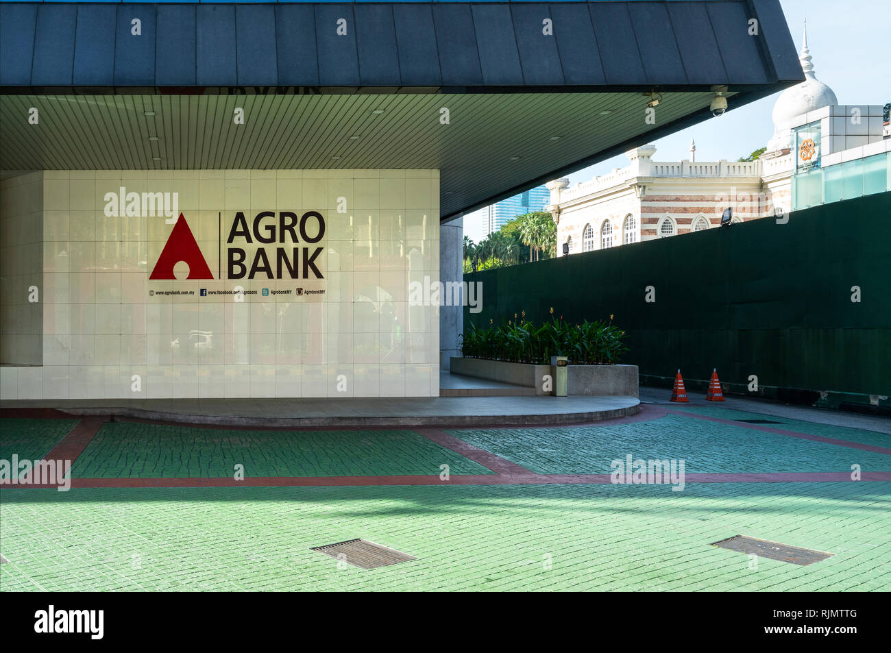 Eine Ansicht der Agro Bank Logo auf der Konzernzentrale in Kuala Lumpur ...