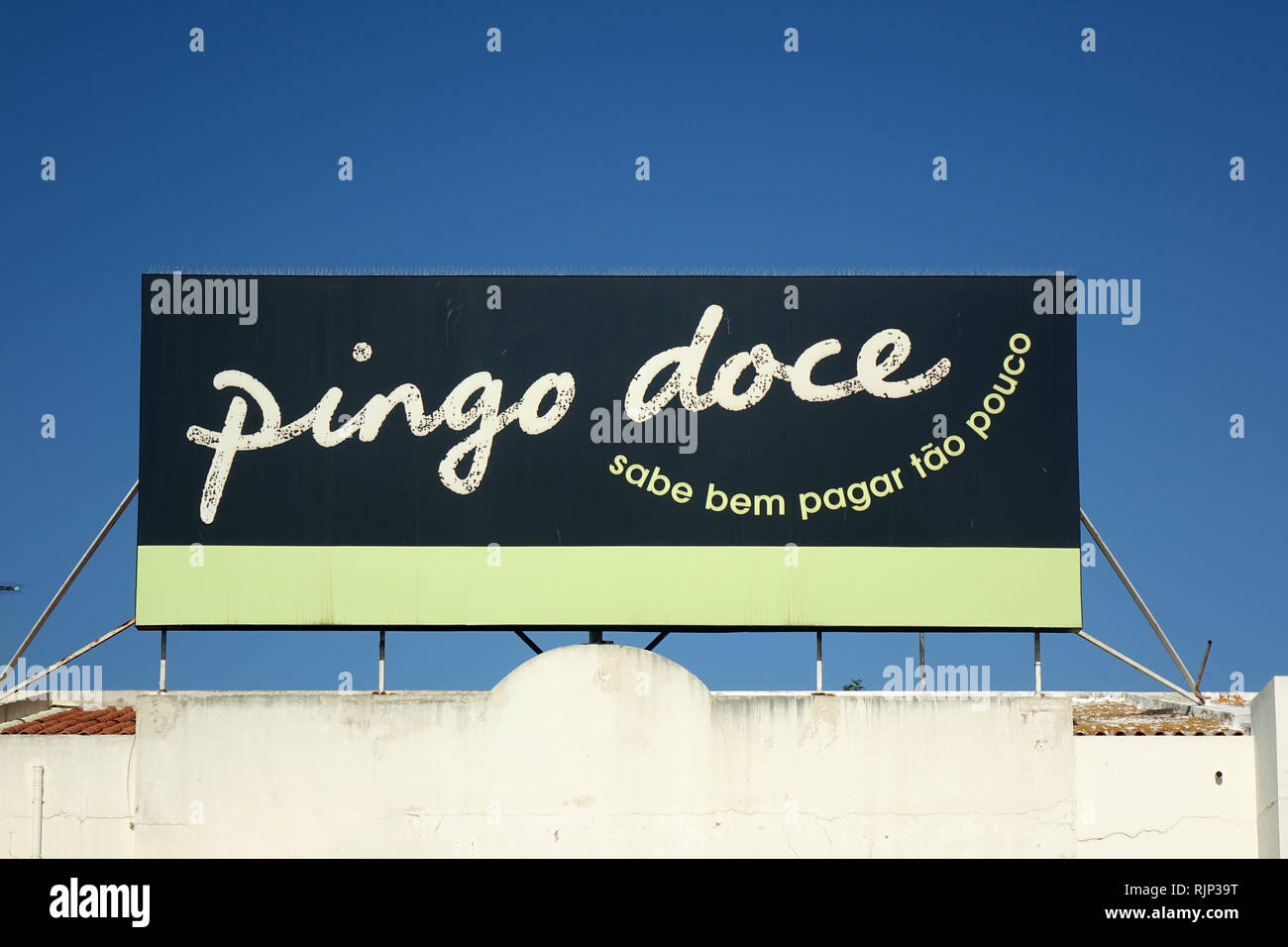 Logotipo de supermercado pingo doce -Fotos und -Bildmaterial in hoher ...