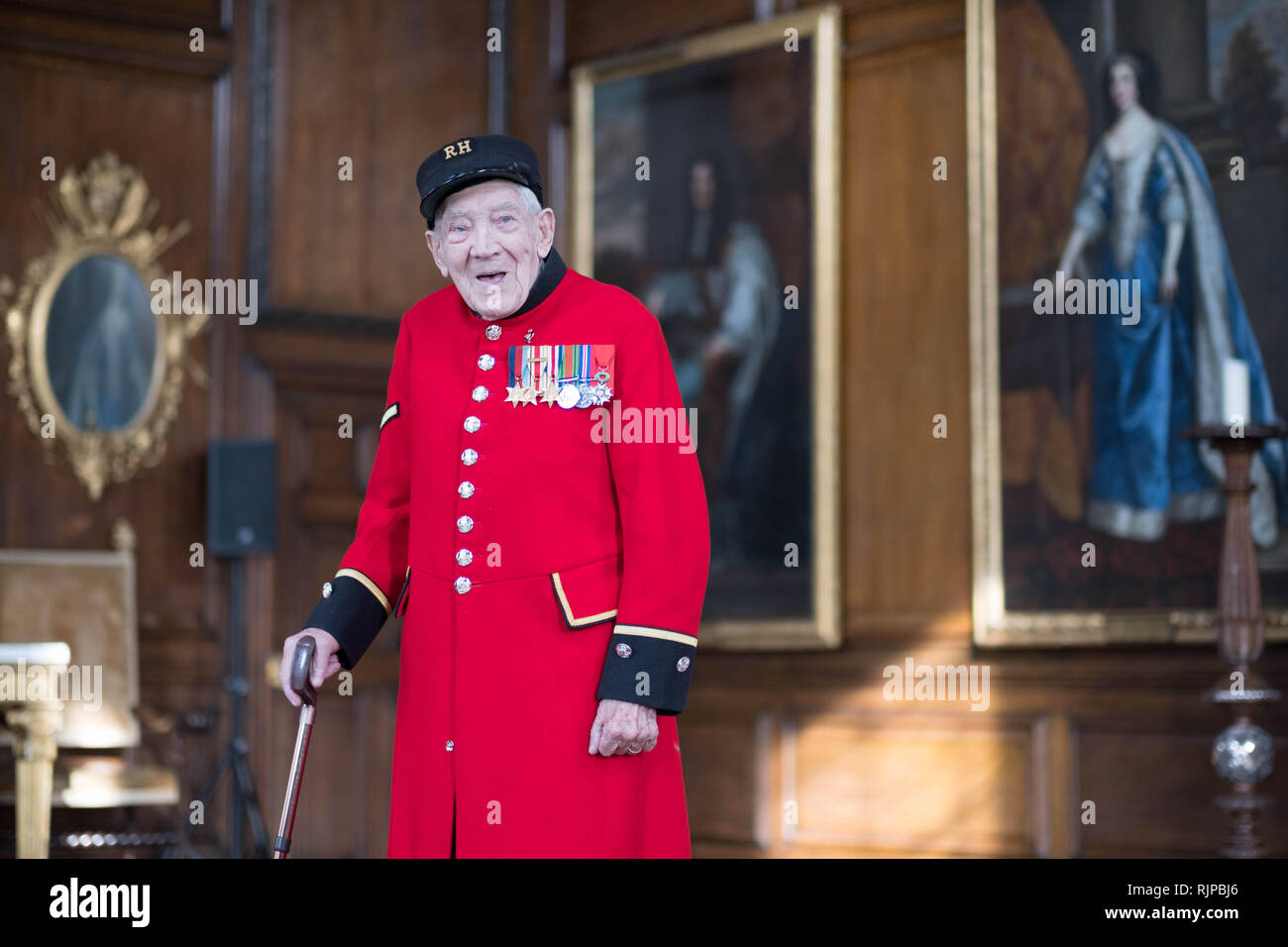Chelsea Rentner und D-Day Veteran, 95 Jahre alten George Skipper Posen ...