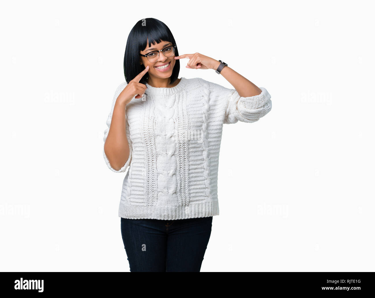 Schöne junge afrikanische amerikanische Frau Brille über isolierte ... Schöne junge afrikanische amerikanische Frau Brille über isolierte ...