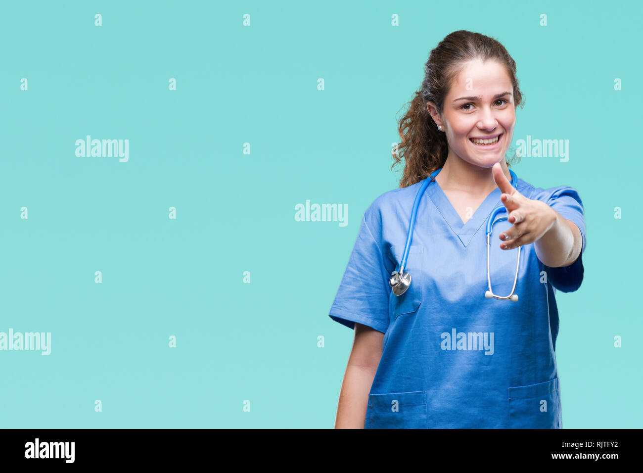 Junge brünette Mädchen mit Krankenschwester Arzt oder Chirurg ...