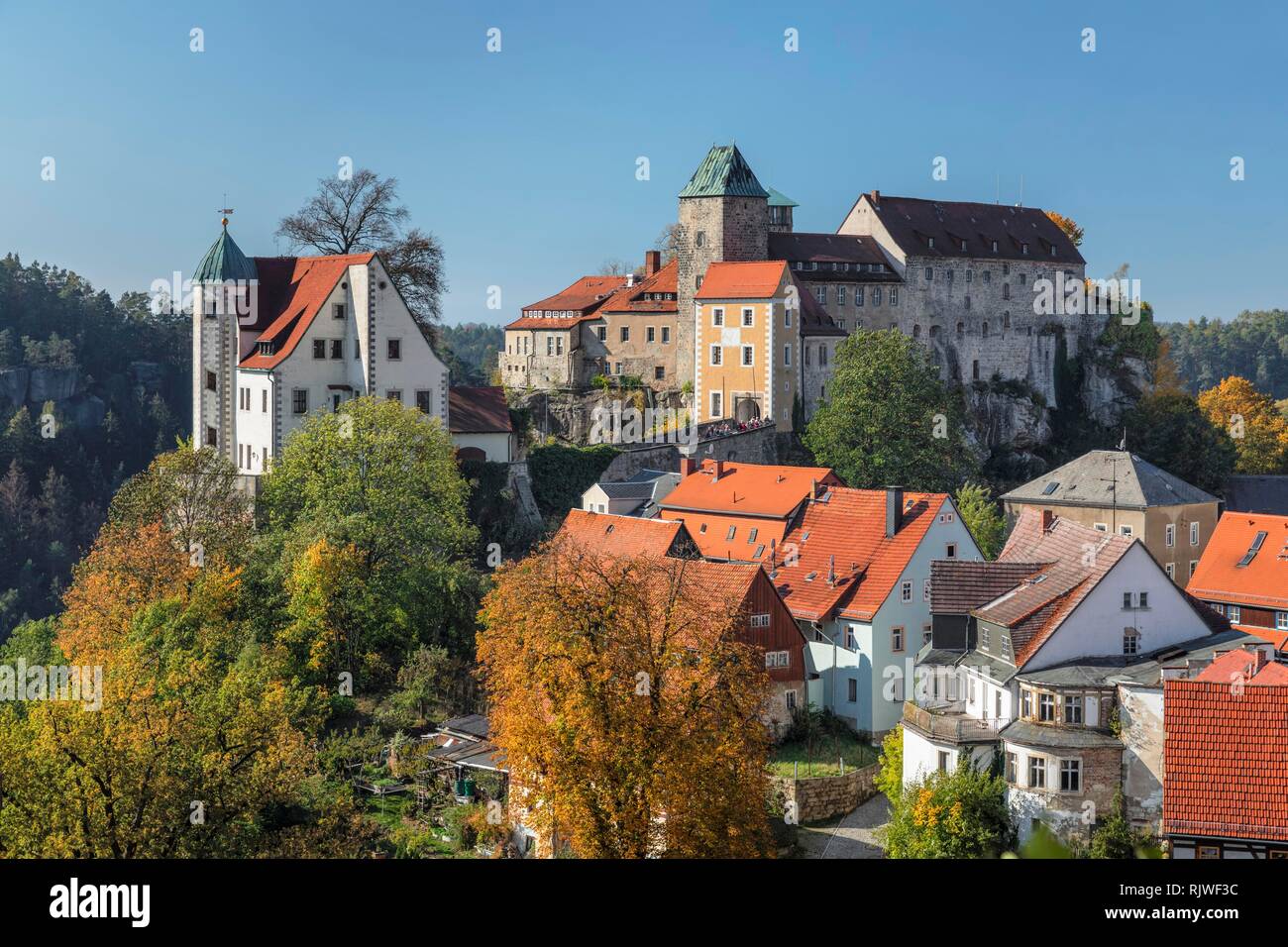 Blick auf die Burg Hohnstein, Hohnstein, Elbsandsteingebirge ...