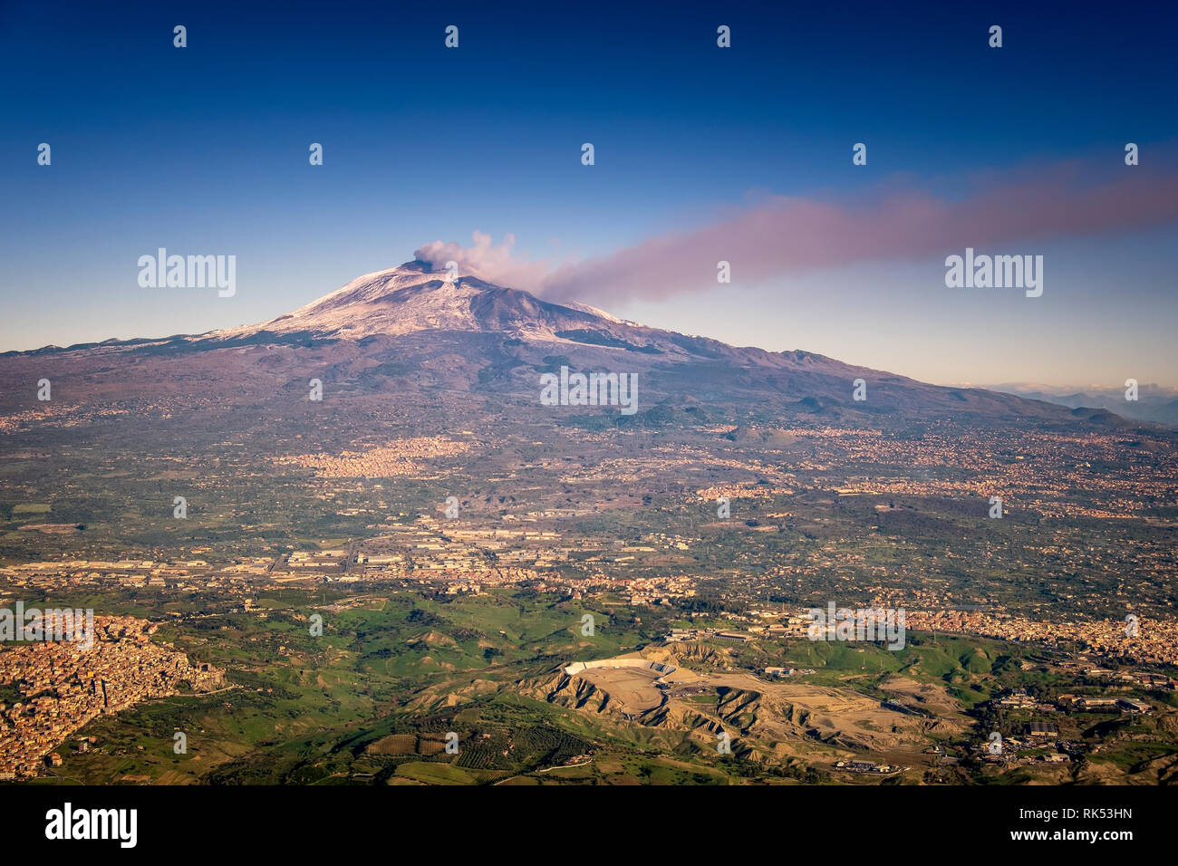 Vulkan ätna von oben -Fotos und -Bildmaterial in hoher Auflösung – Alamy