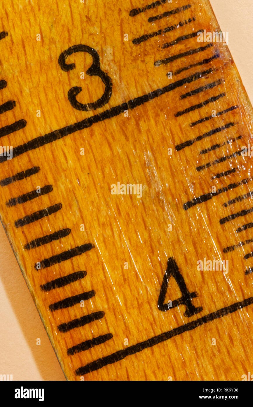 Lineal aus holz -Fotos und -Bildmaterial in hoher Auflösung – Alamy