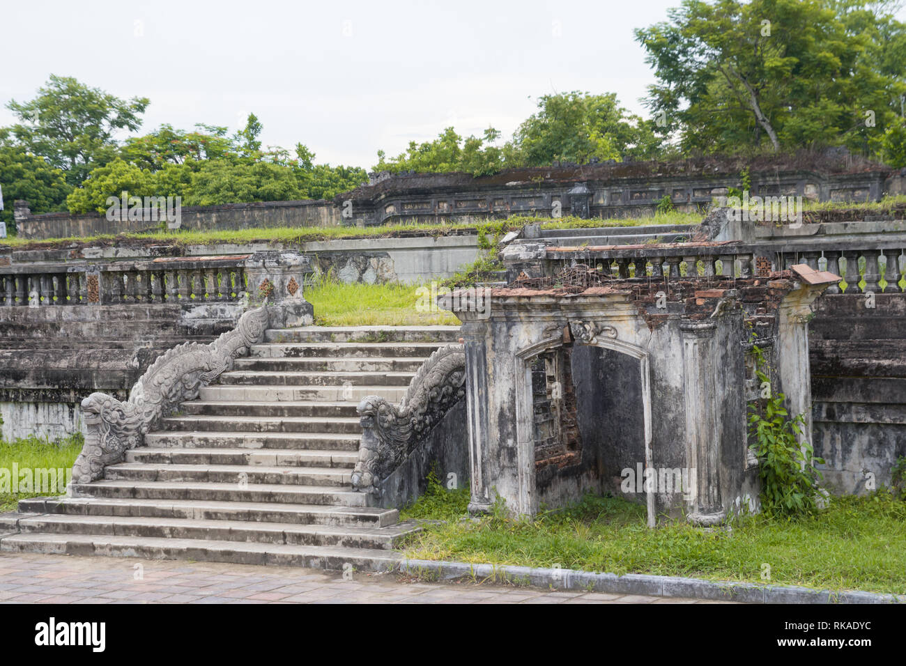 Treppen skulptur -Fotos und -Bildmaterial in hoher Auflösung – Alamy