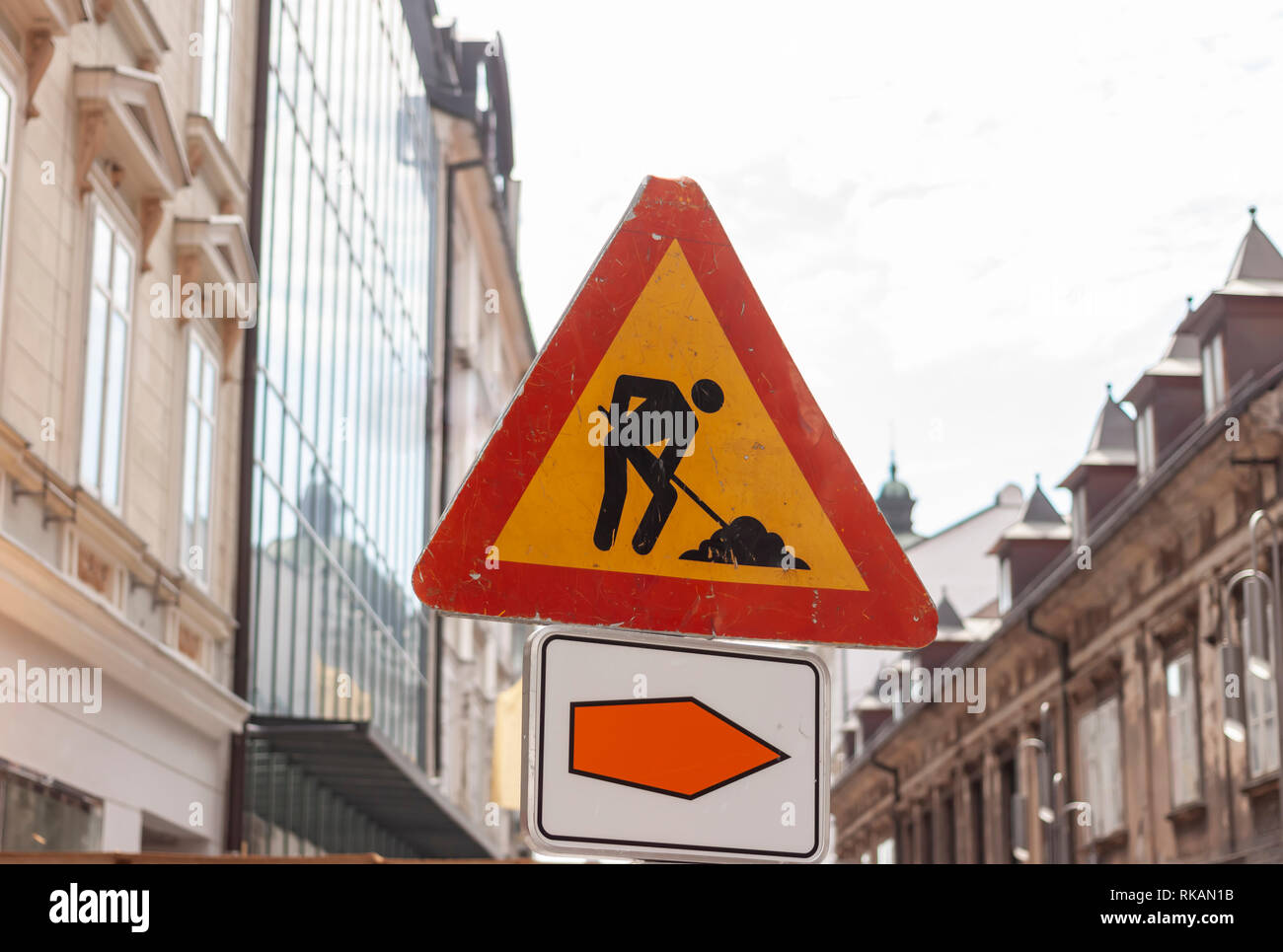 Pedestrian road sign symbol in -Fotos und -Bildmaterial in hoher ...