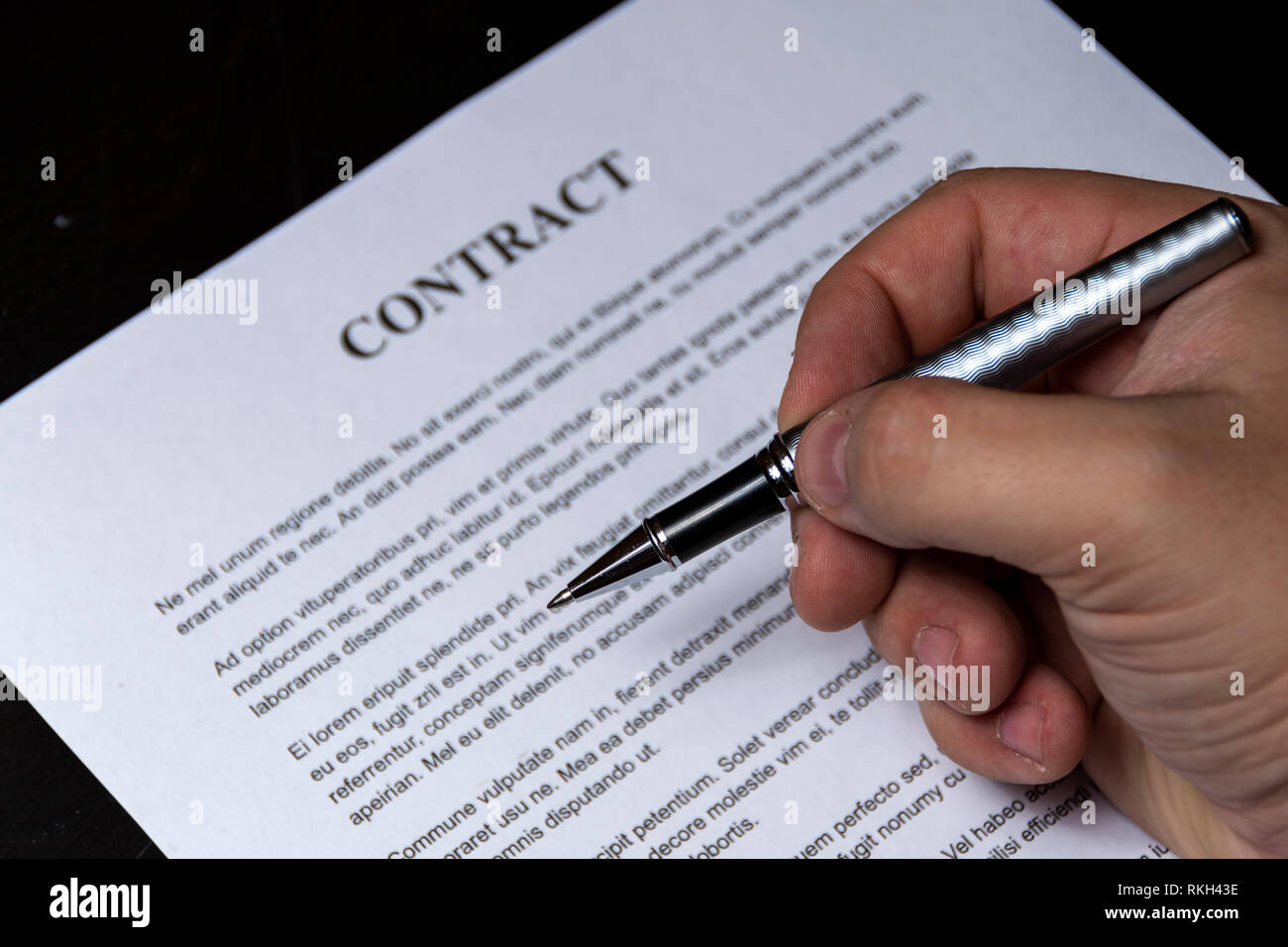 Verbindlicher vertrag -Fotos und -Bildmaterial in hoher Auflösung – Alamy