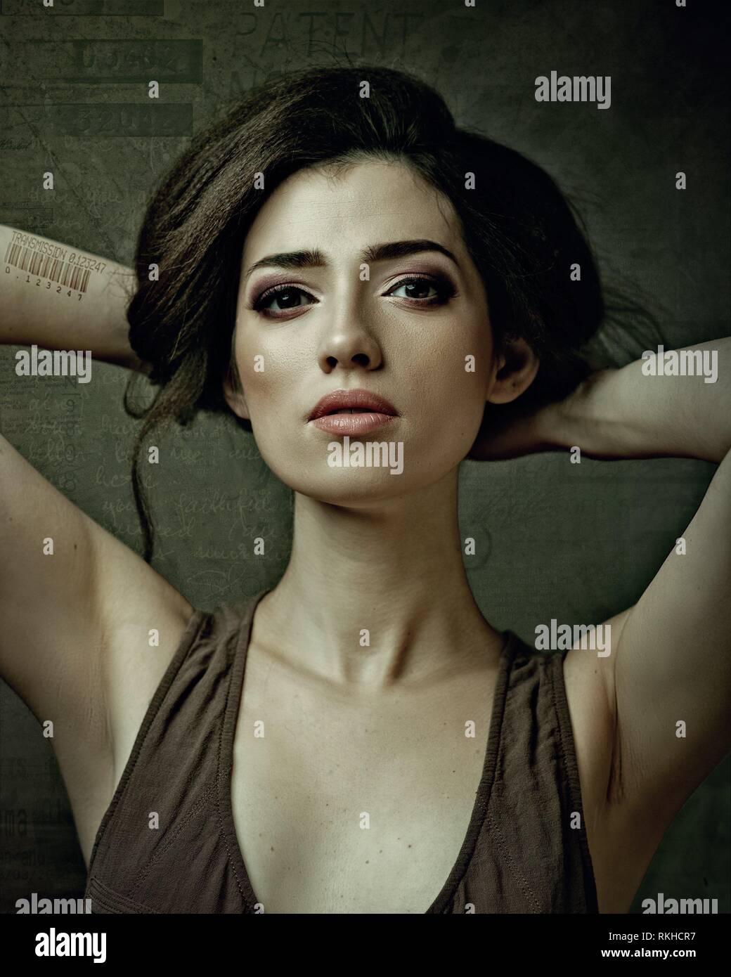 Female prisoner -Fotos und -Bildmaterial in hoher Auflösung - Seite 2 ...