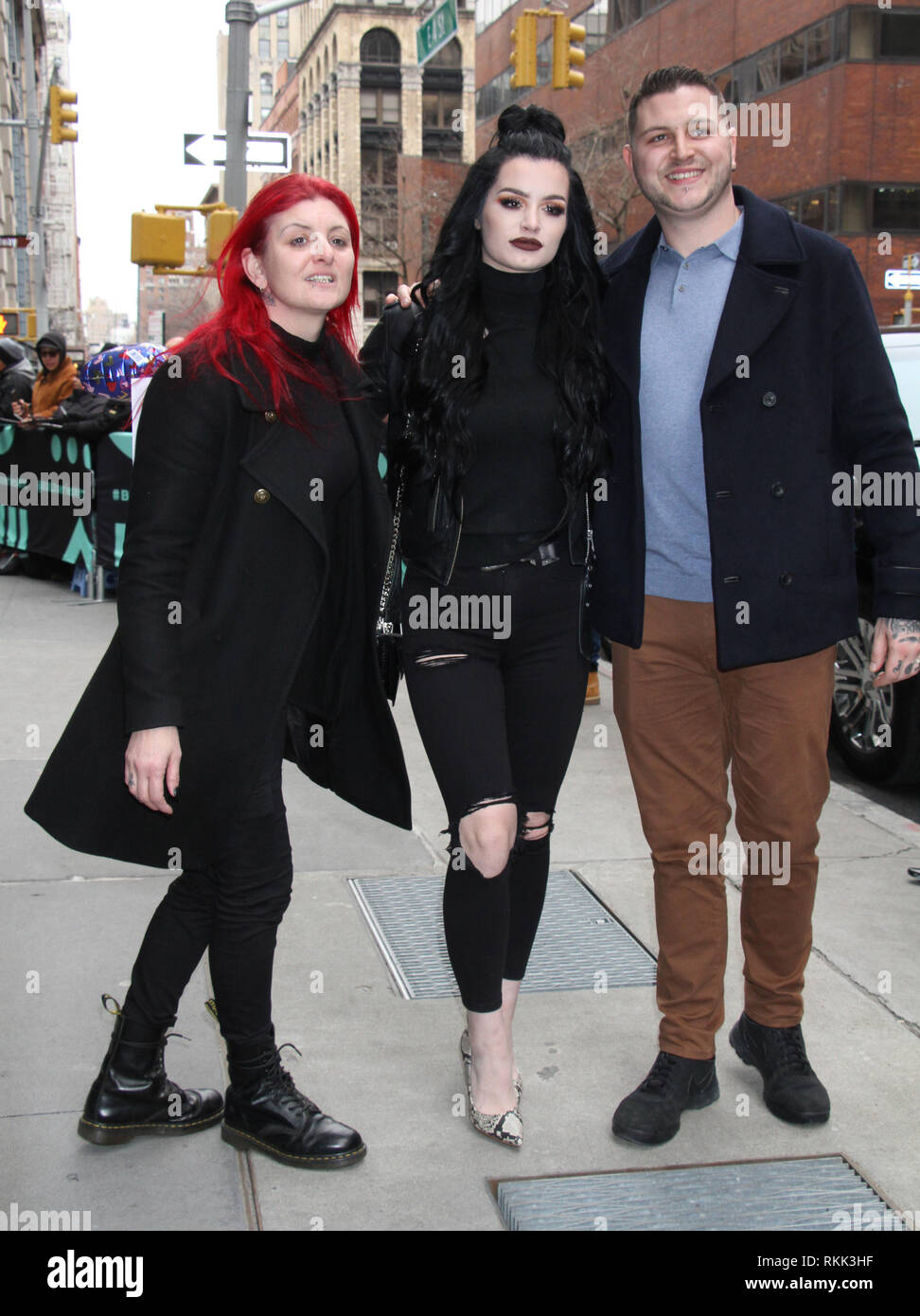 Februar 11, 2019 Sweet Saraya, Paige Bevis und Zak Bevis zu sprechen ...