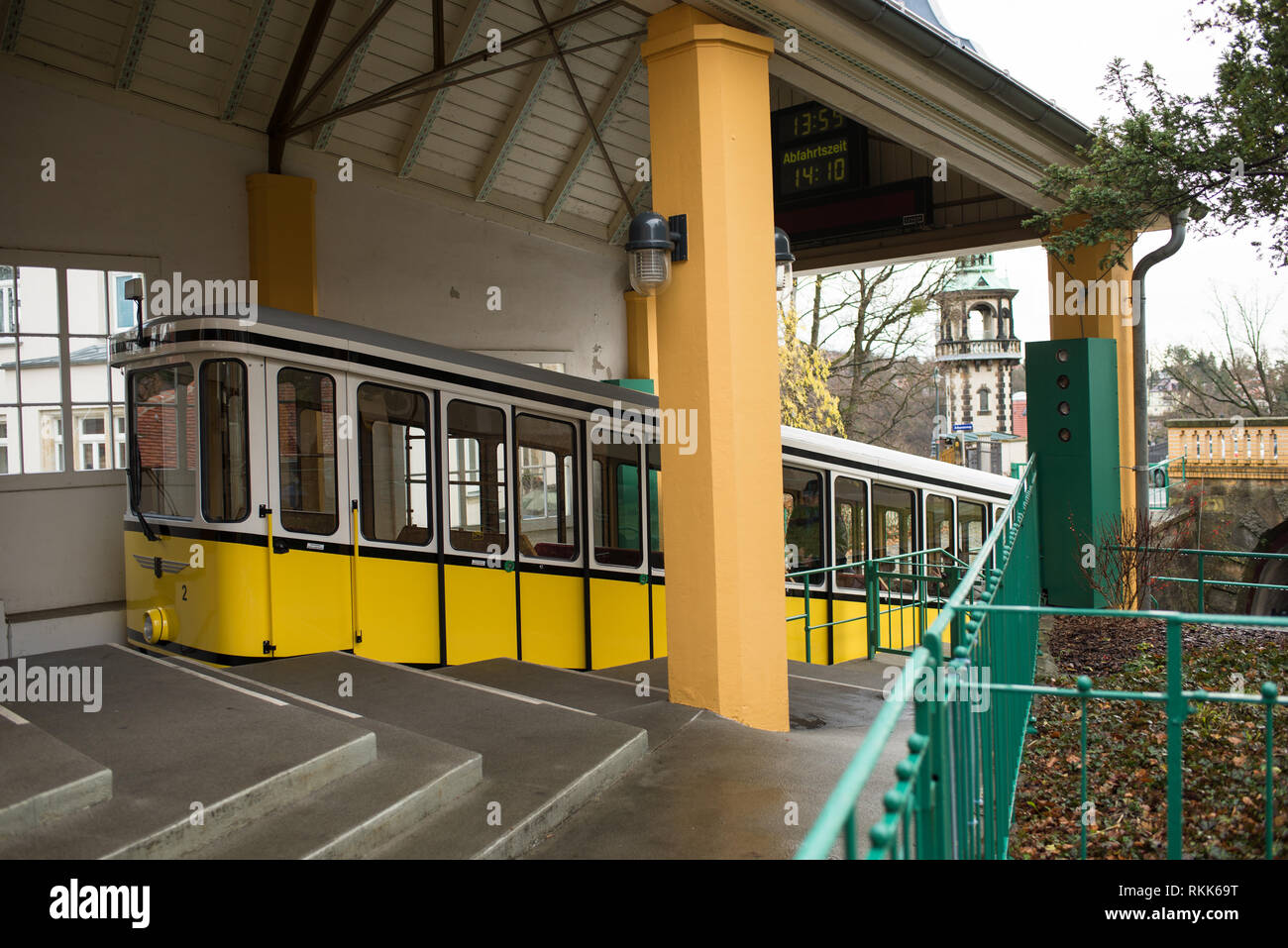 Bergstation dresden standseilbahn -Fotos und -Bildmaterial in hoher ...