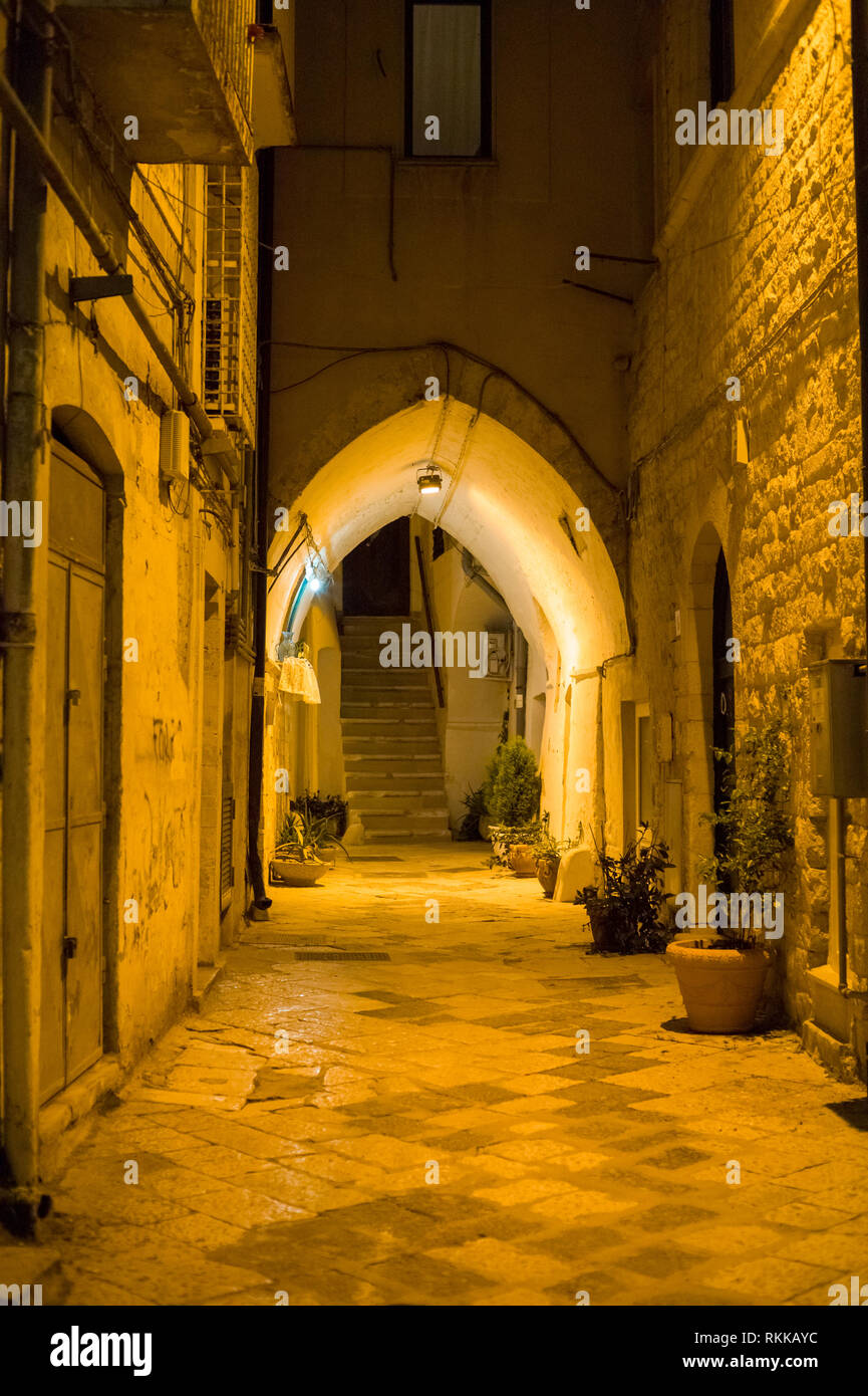 Medieval bari old town puglia -Fotos und -Bildmaterial in hoher ...