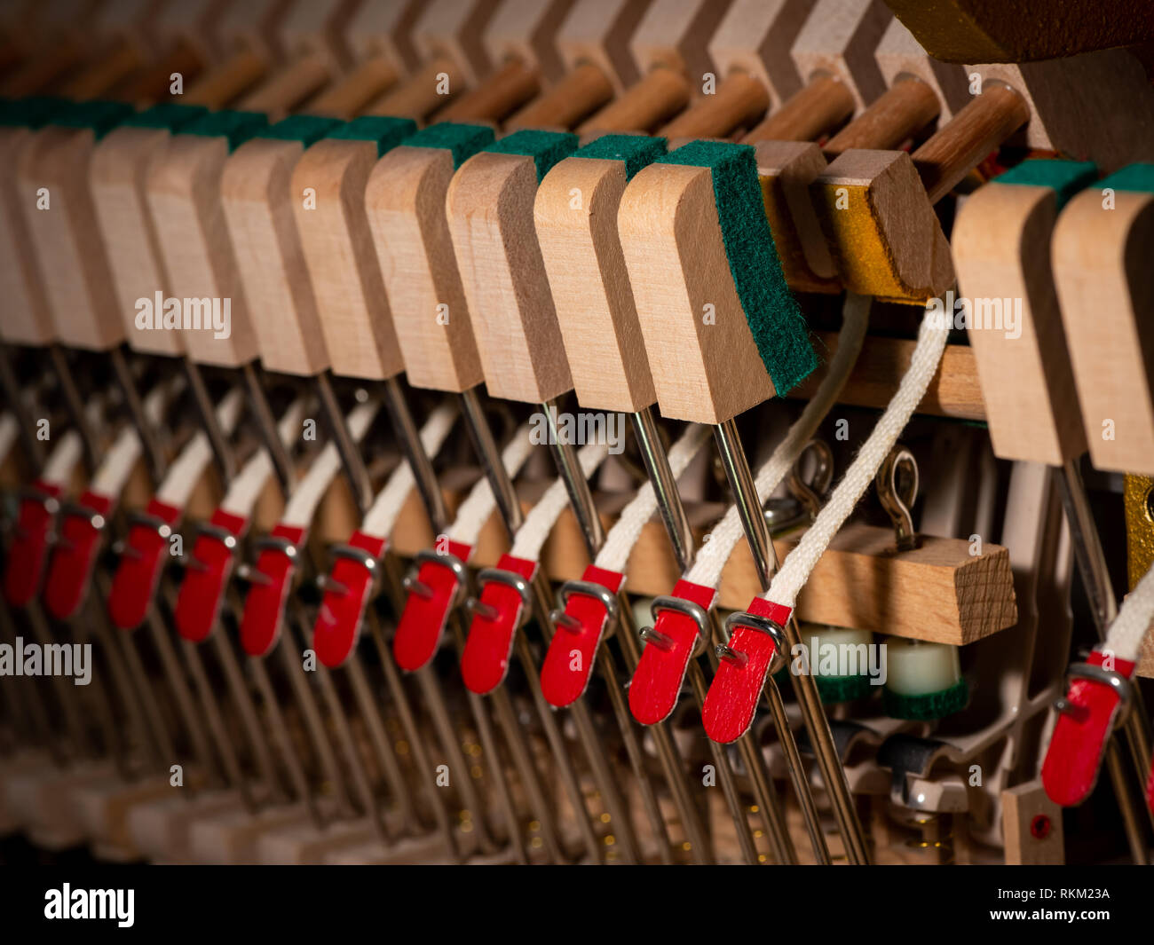 Piano String Instrument Hammer Stockfotos und -bilder Kaufen - Alamy