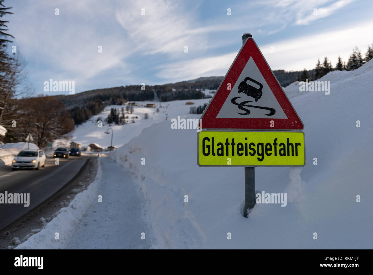 Austria road sign -Fotos und -Bildmaterial in hoher Auflösung – Alamy