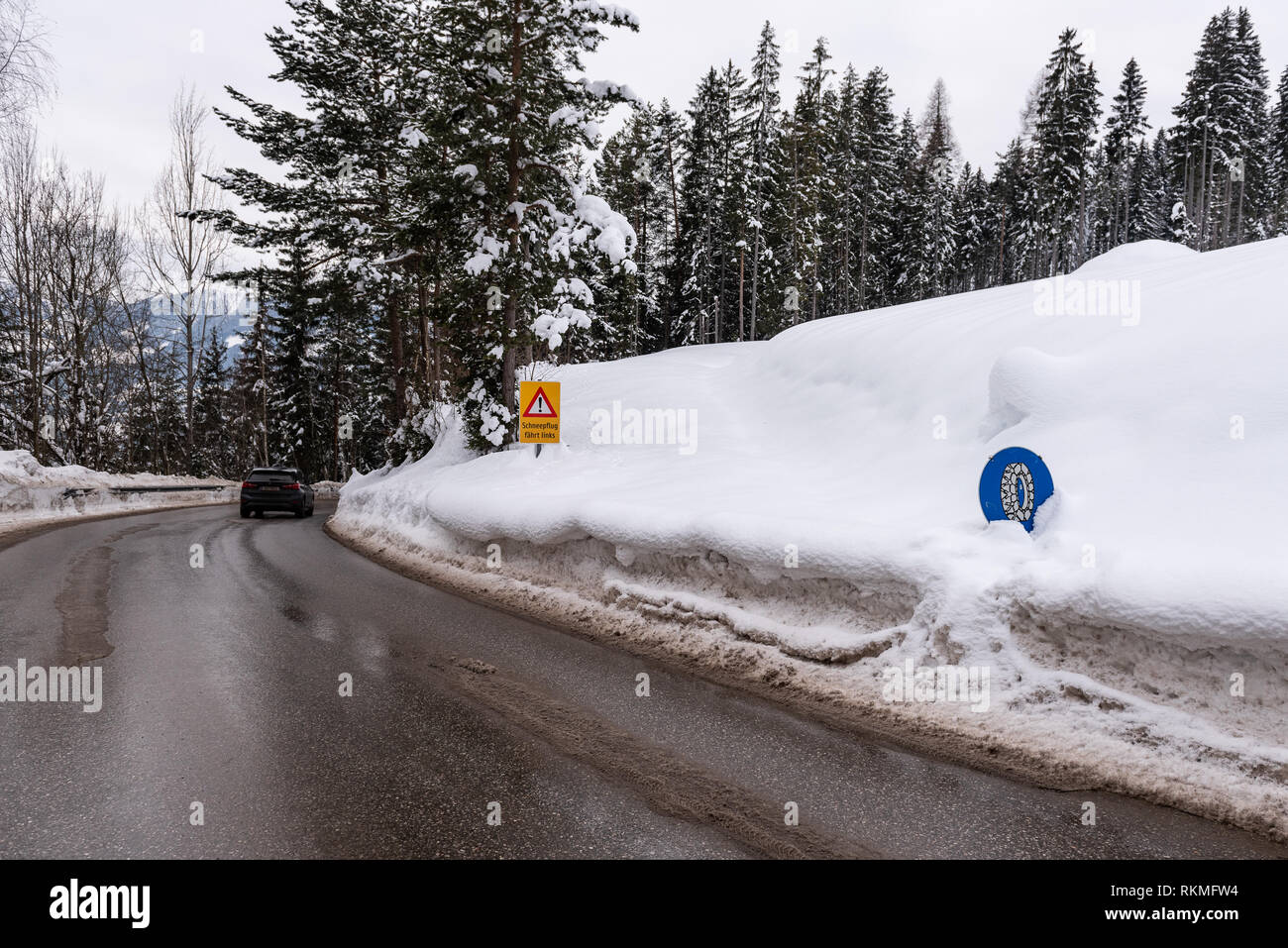 Austrian road sign traffic -Fotos und -Bildmaterial in hoher Auflösung ...