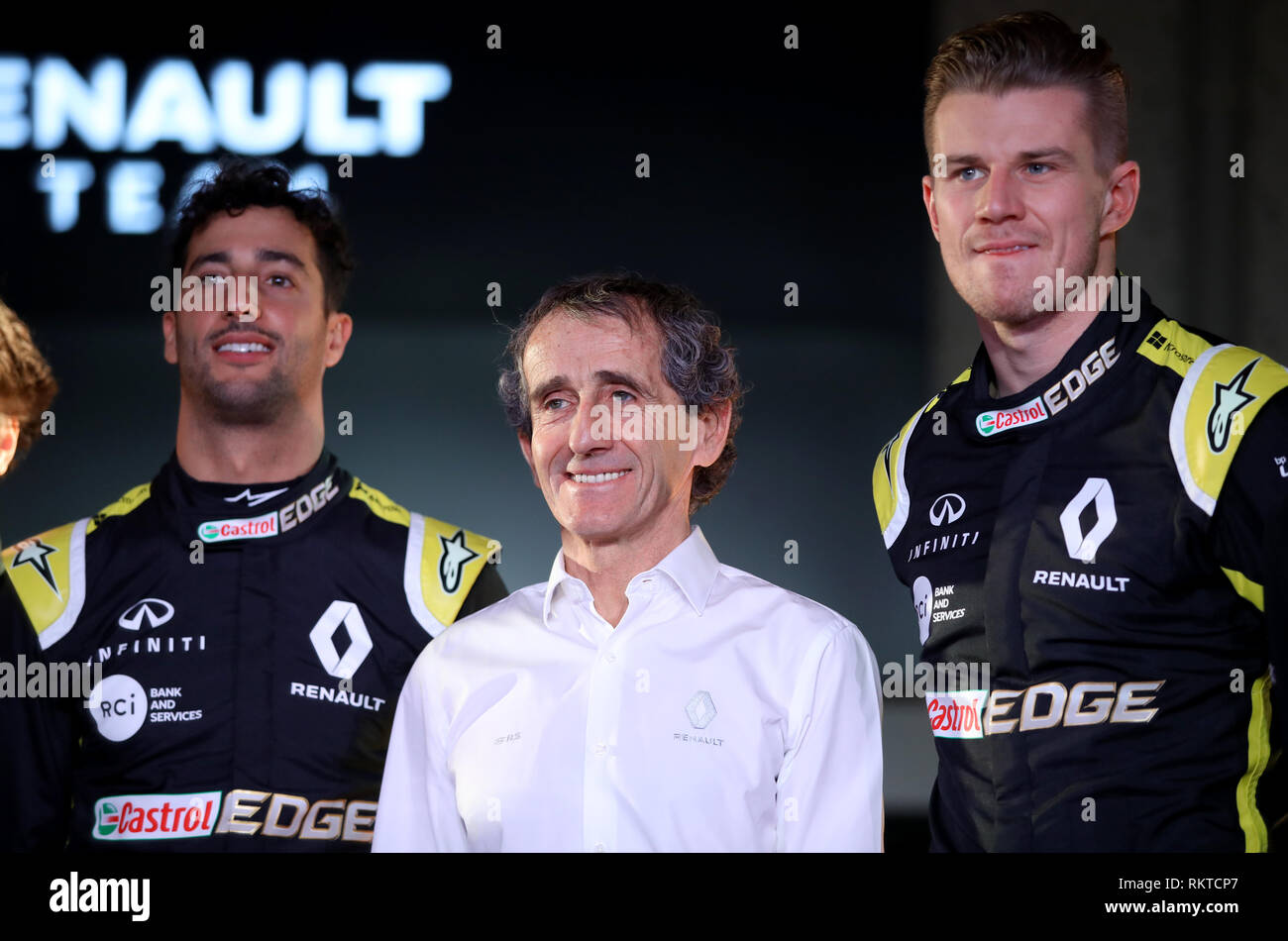 Fahrer Nico Hulkenberg (rechts) und Daniel Ricciardo pose mit ...