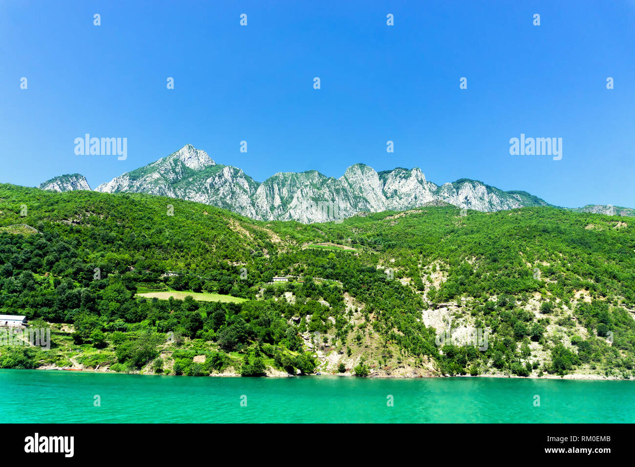 Koman see -Fotos und -Bildmaterial in hoher Auflösung – Alamy