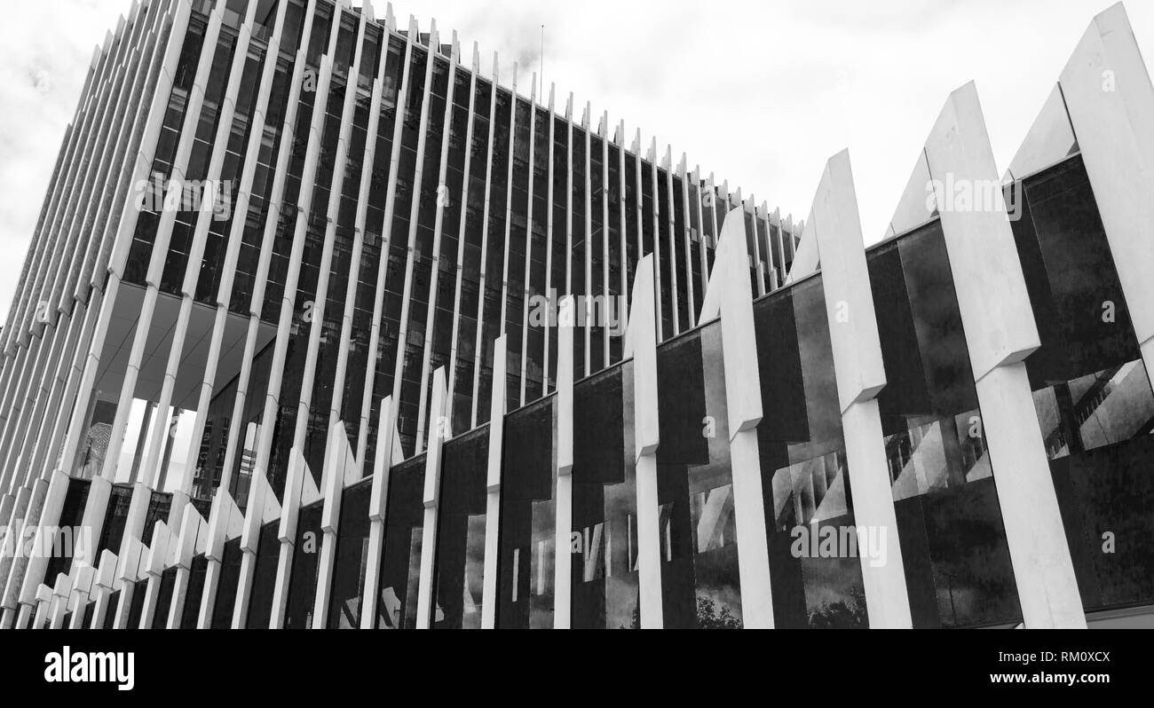 Vertical dimension -Fotos und -Bildmaterial in hoher Auflösung – Alamy