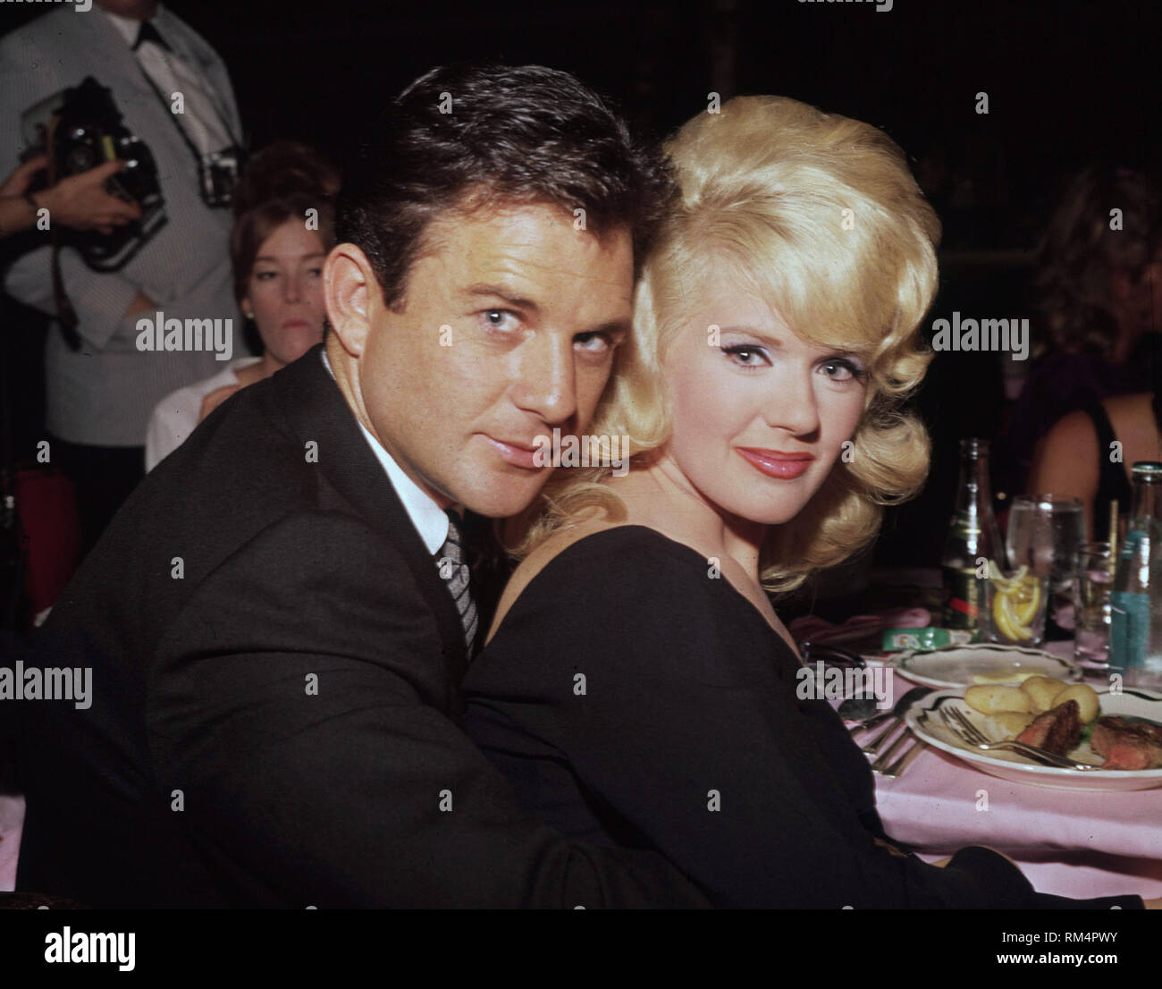 Promi paar heiratete ehe mit ehemann mit ehefrau -Fotos und ...