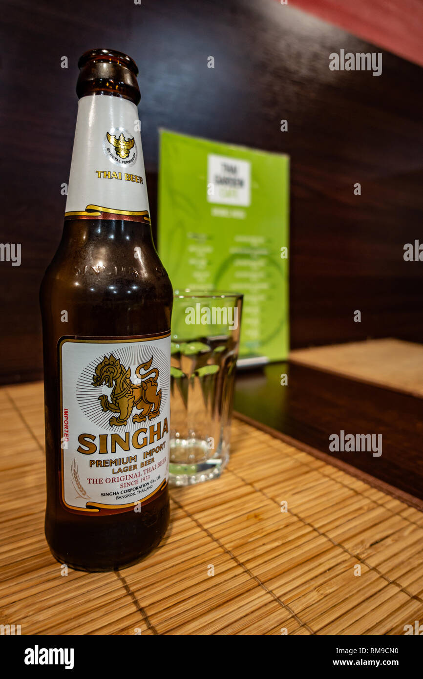 Singha beer logo -Fotos und -Bildmaterial in hoher Auflösung – Alamy