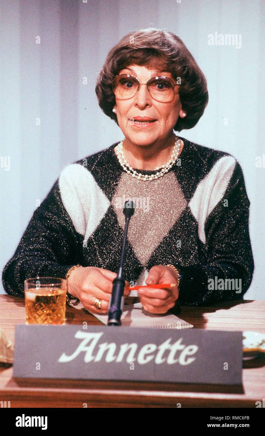 Annette-von Arettin, der erste TV-Ansager des Bayerischen Rundfunks und ...