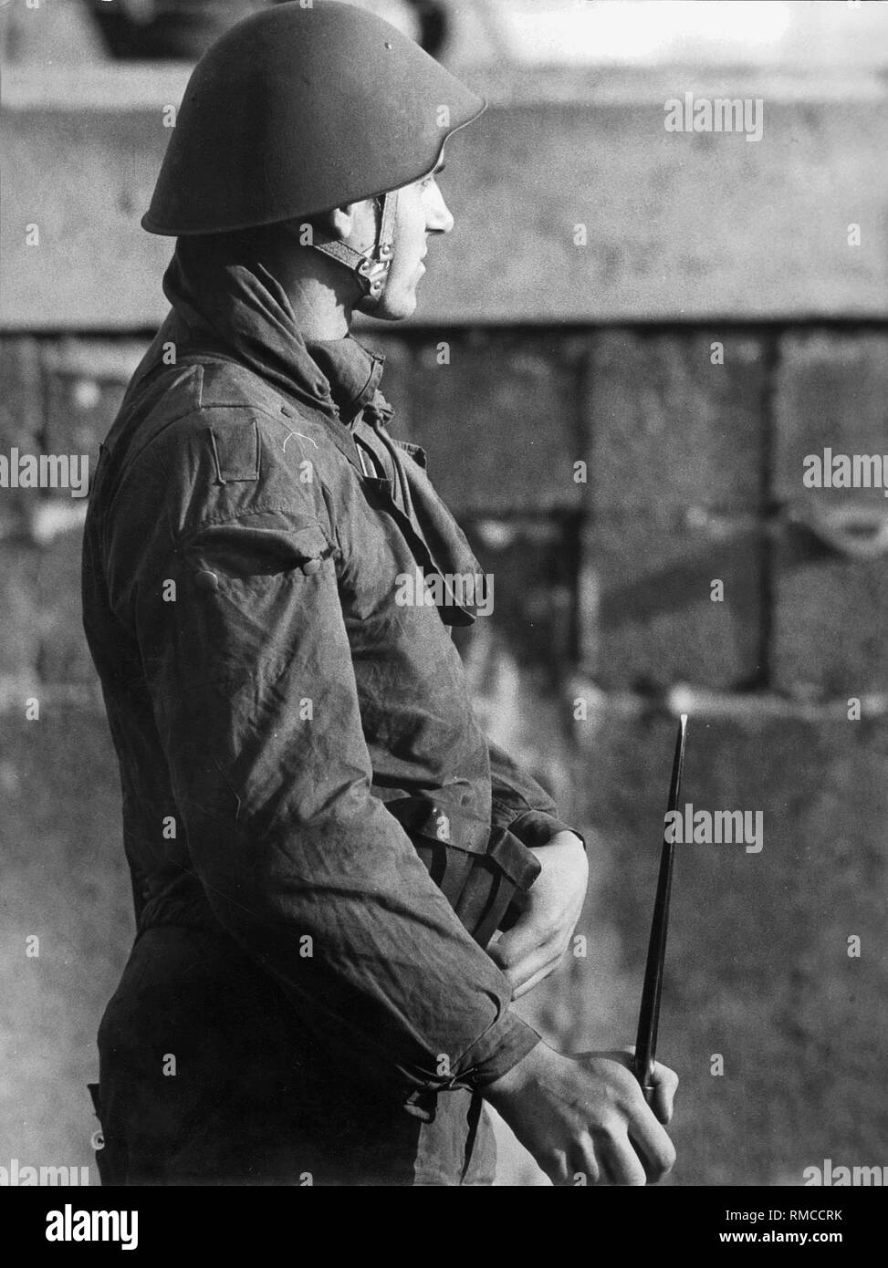 Nva Soldier Stockfotos und -bilder Kaufen - Alamy