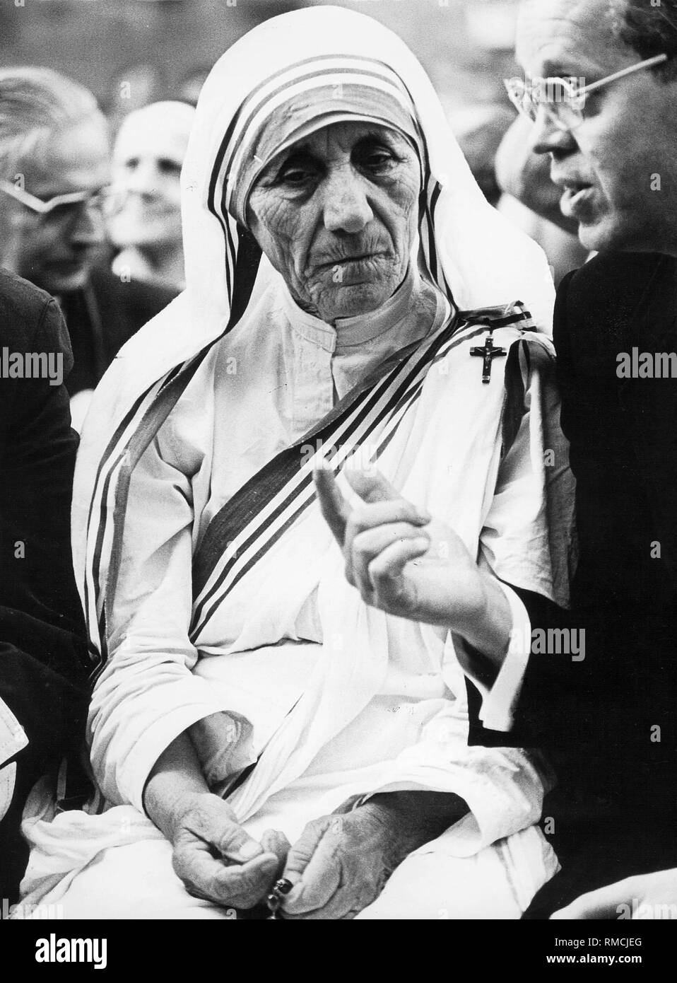 Mutter teresa Schwarzweiß-Stockfotos und -bilder - Alamy