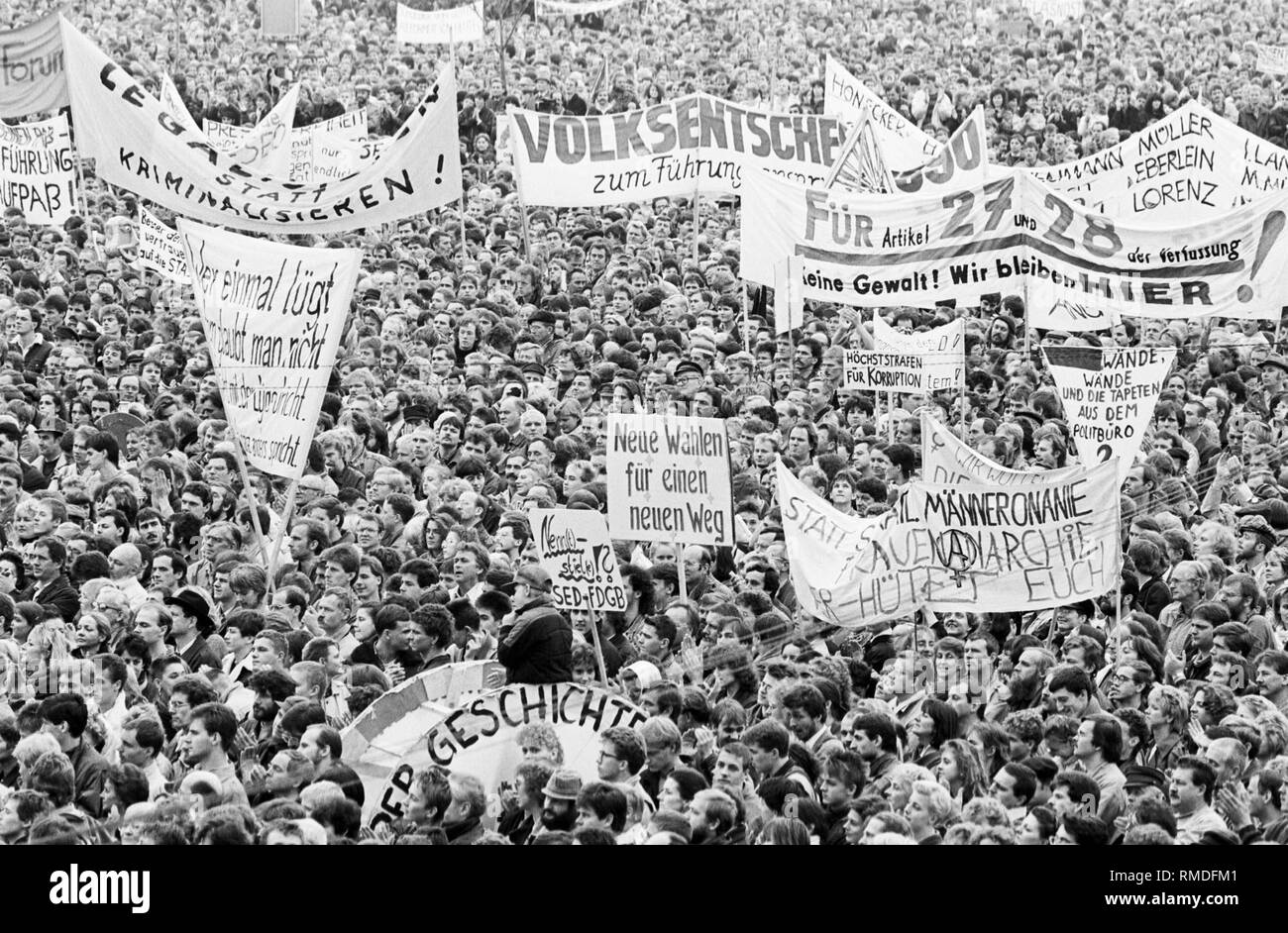 Friedliche revolution in der ddr Schwarzweiß-Stockfotos und -bilder - Alamy