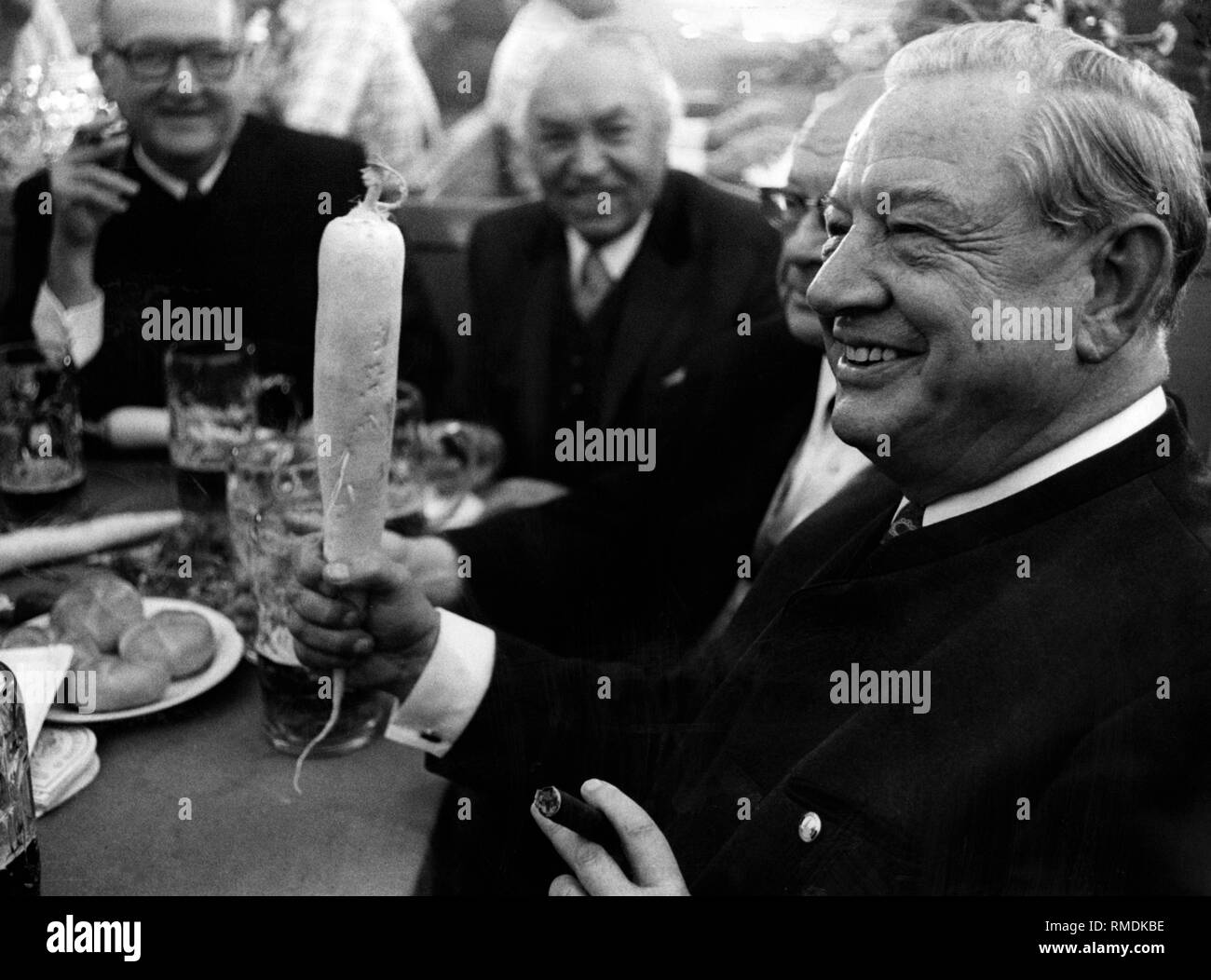 Alfons Goppel Stockfotos und -bilder Kaufen - Alamy