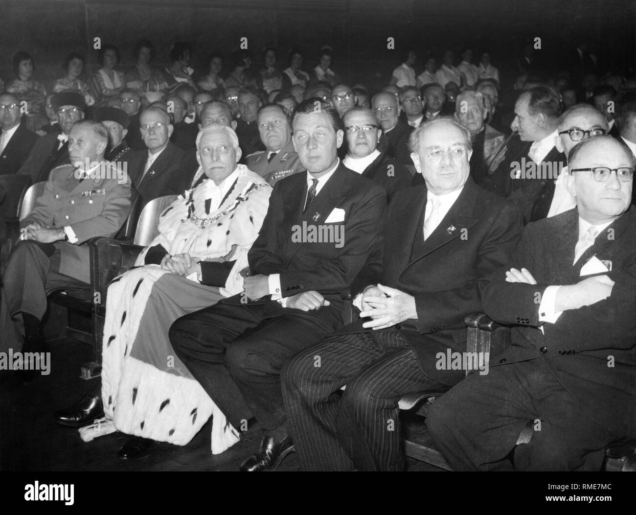 Adolf Heusinger Stockfotos und -bilder Kaufen - Alamy