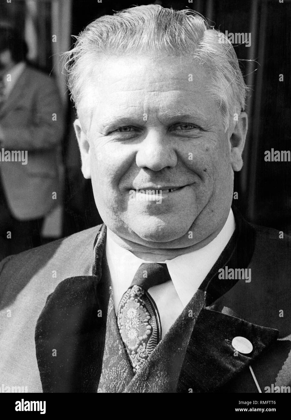 Eigentümer der Braeurosl-Oktoberfest - Zelt Willy Heide in München ...