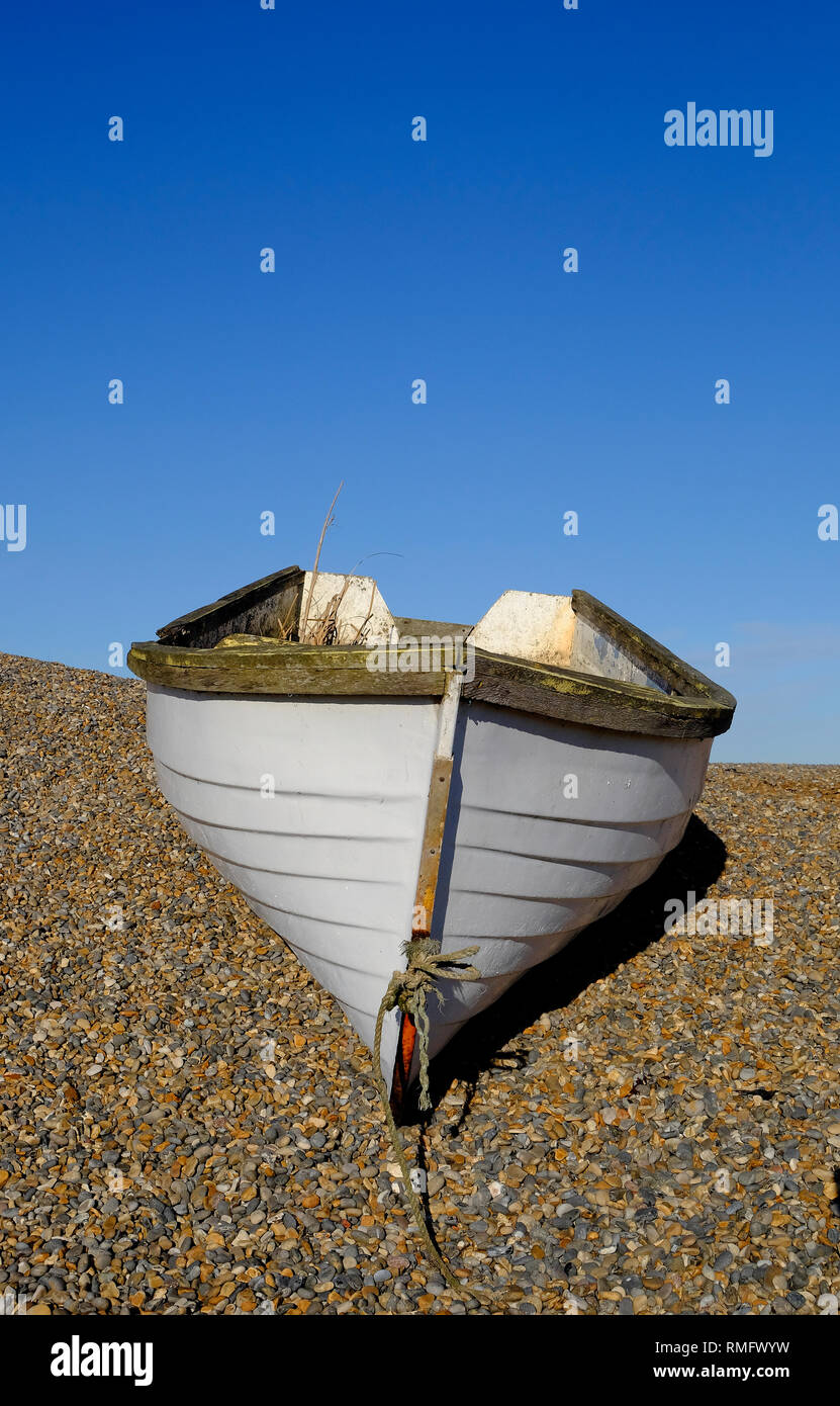 Boot mit steinen am strand -Fotos und -Bildmaterial in hoher Auflösung ...